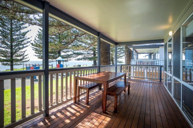 _Beach view deck with view and playground - Surf Beach Holiday Park